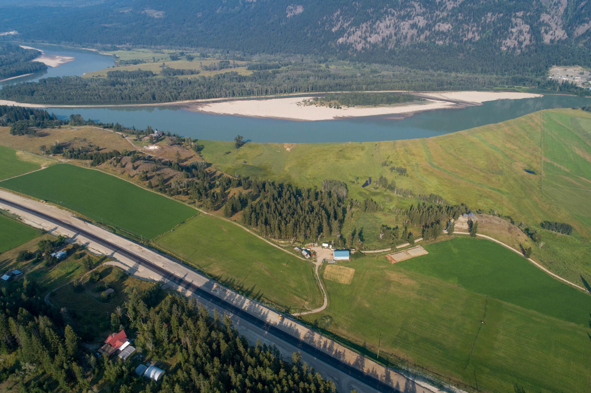 6656 Yellowhead Hwy South, Darfield BC